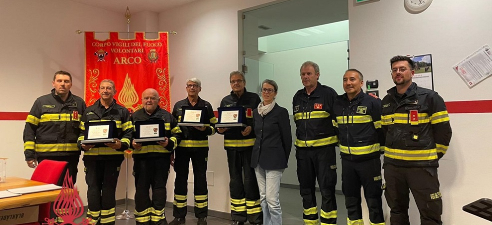 Cambio al vertice dei vigili del fuoco di Arco, dopo 10 anni Stefano ...