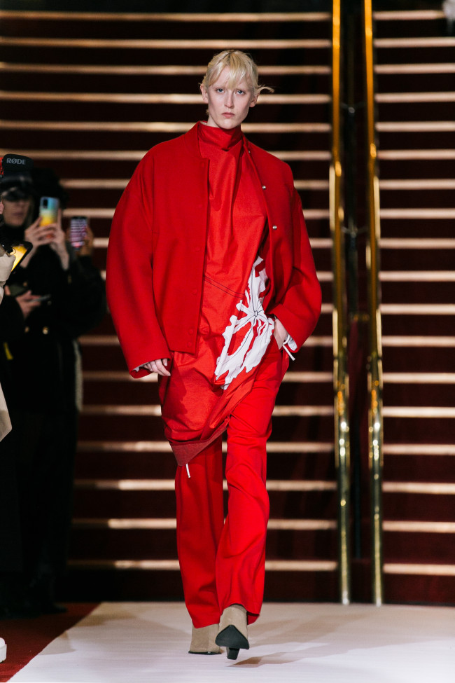 Parigi fashion week, lo chic in forma grezza e toccante per mettere in ...