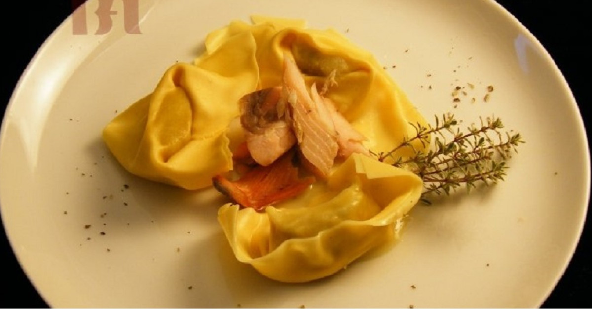 Tortelloni alla trota salmonata con salsa al cren, la ricetta del cuoco ...