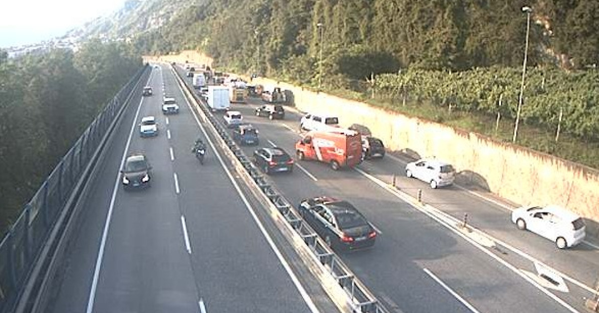 Scontro auto-moto in collina, traffico in tilt sulla Valsugana - il ...