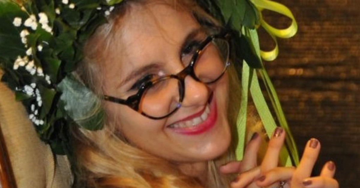 Ha una rara malattia e si laurea a Trento con 110 e lode: Emma ora ...