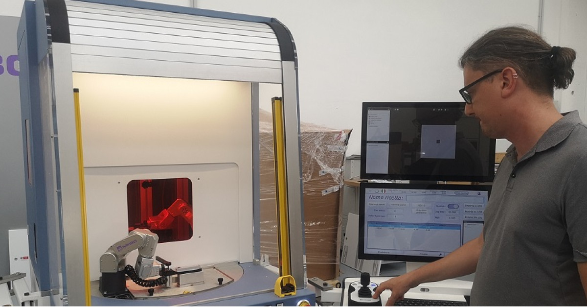 Il primo sistema robot che replica con fluidità i movimenti di un ...