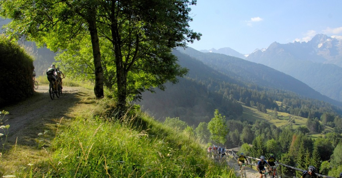 La Bike Transalp ritorna in val di Sole, quasi 1.000 bikers in ...