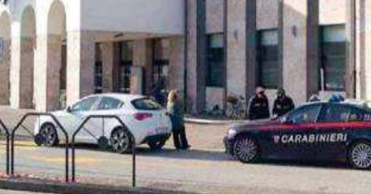 Ruba soldi e tabacchi al bar della stazione ma scatta l'allarme, un uomo bloccato e arrestato ...