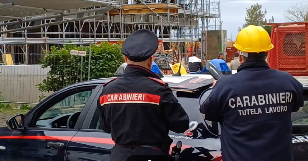 Blitz nei cantieri: sospeso un sito per mancanza di sicurezza, operai senza protezioni. L ...