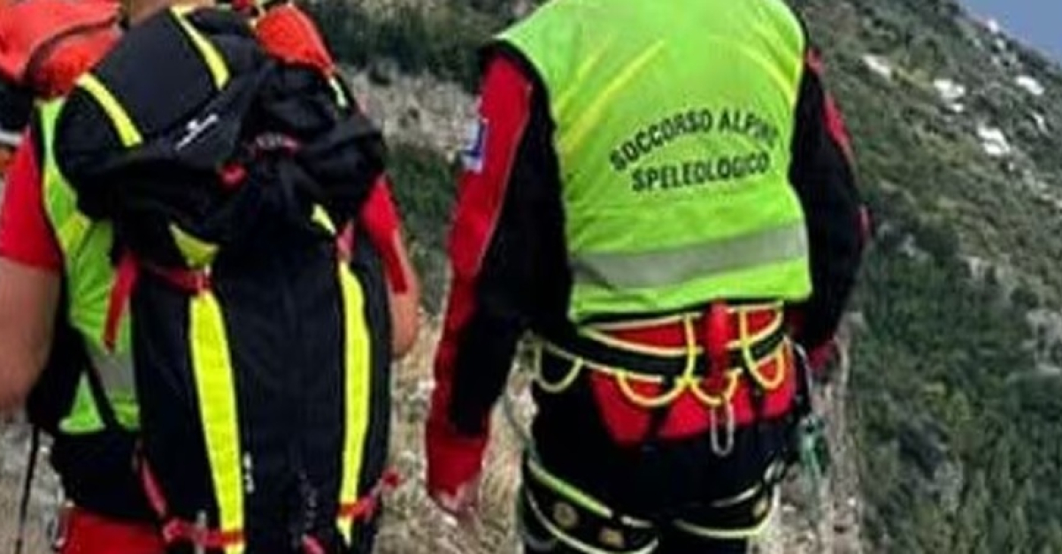 Perdono la traccia del sentiero e rimangono bloccati sul Civetta con l ...