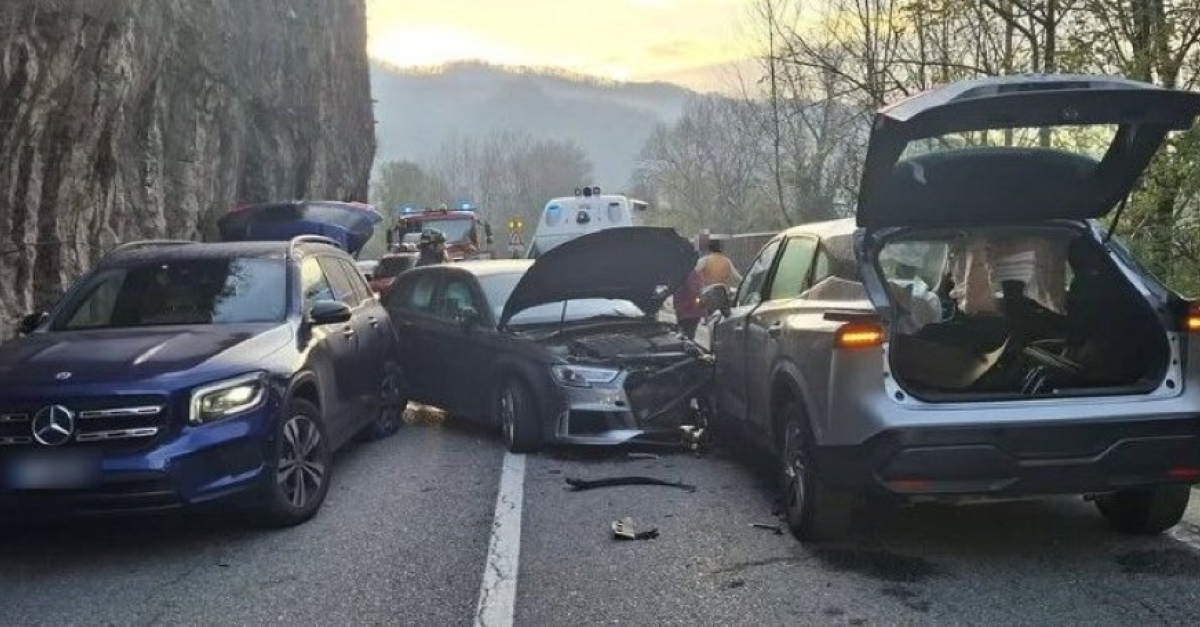 Violento scontro sulla Sp237, coinvolti tre veicoli (FOTO): in azione i ...