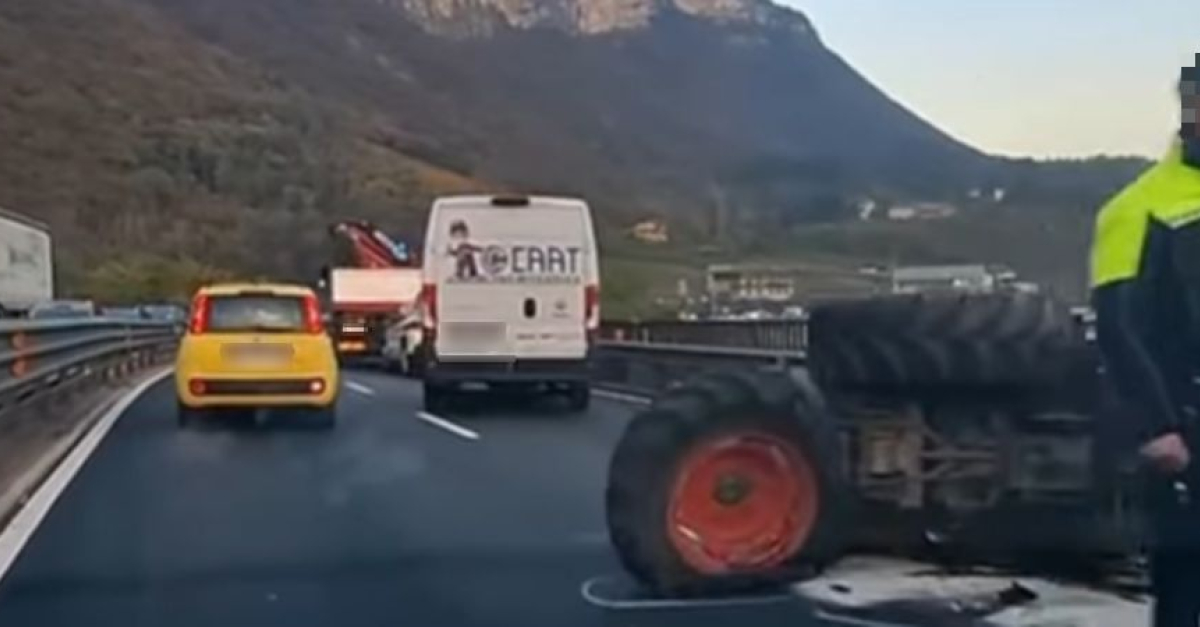 Una gran quantità di olio sulla strada: la Tangenziale è rimasta ...