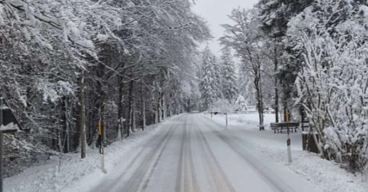 Neve anche a bassa quota, strade imbiancate e qualche disagio alla ...