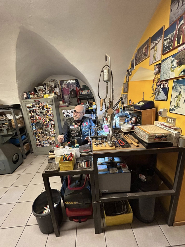 “Dopo 45 anni vado in pensione e chiude la storica gioielleria ...